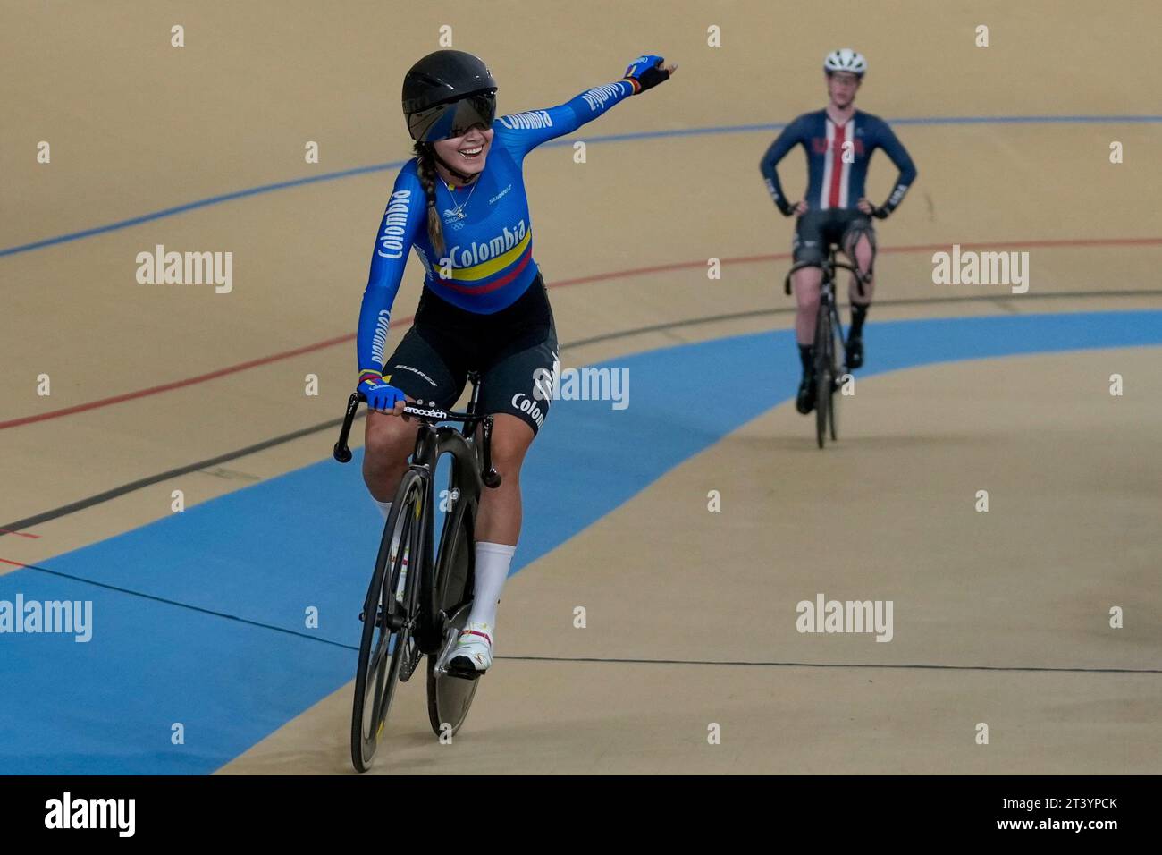 Colombia's Lina Rojas celebrates winning the gold medal in the women's ...