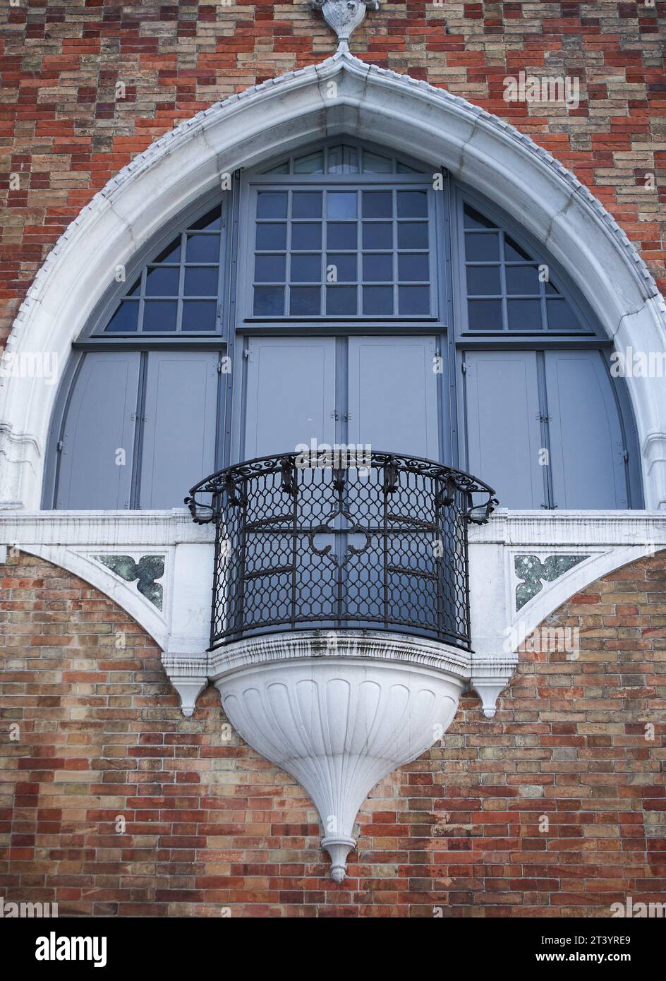 Beautiful decorative window with balcony on old Venetian house facade ...