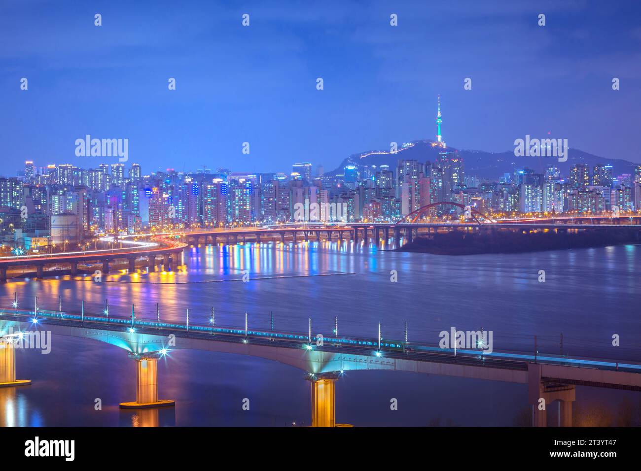 Pictures of Seoul at night and Metro bridge over the Han River and ...
