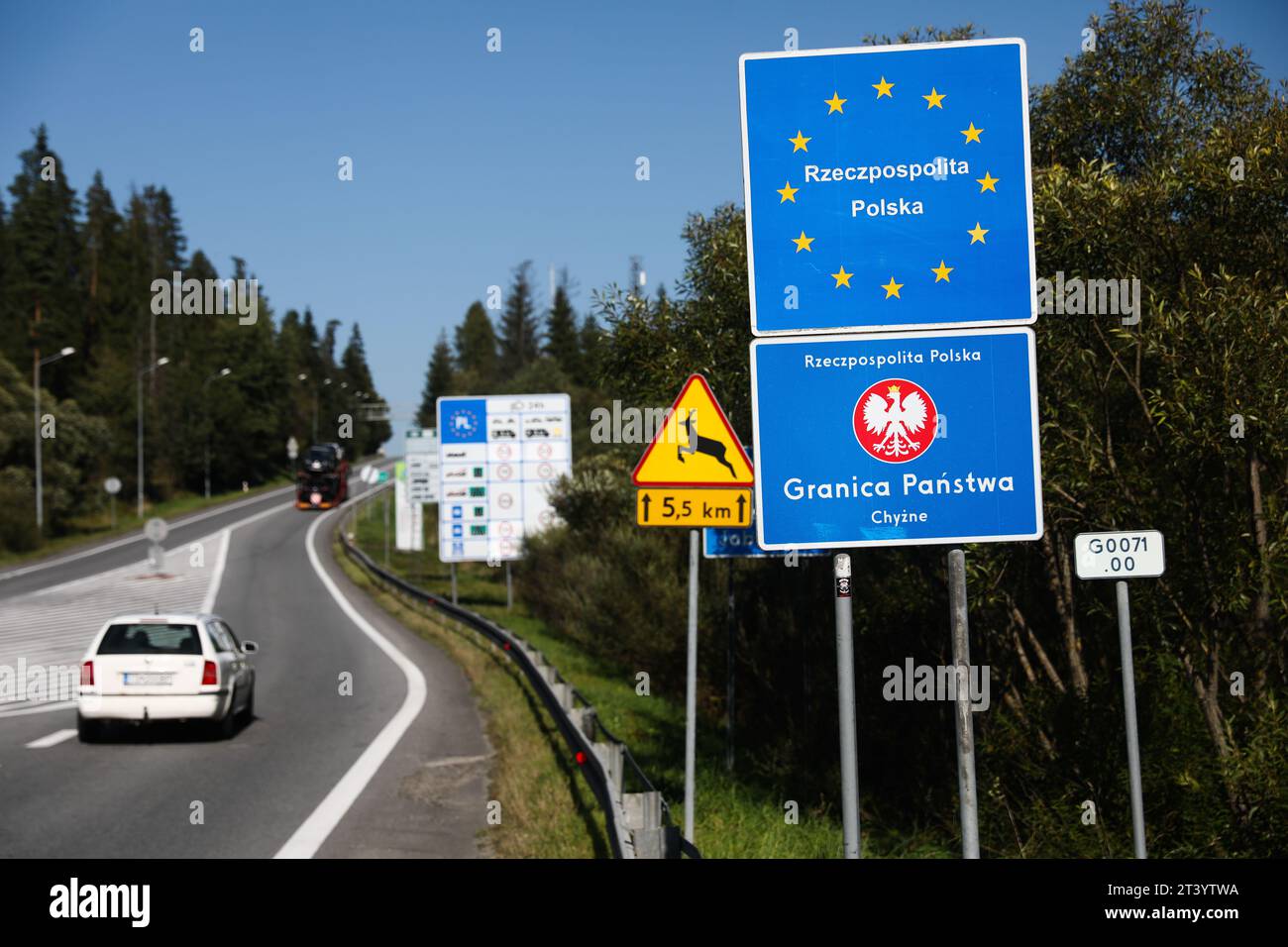 Polish slovak border hi-res stock photography and images - Alamy