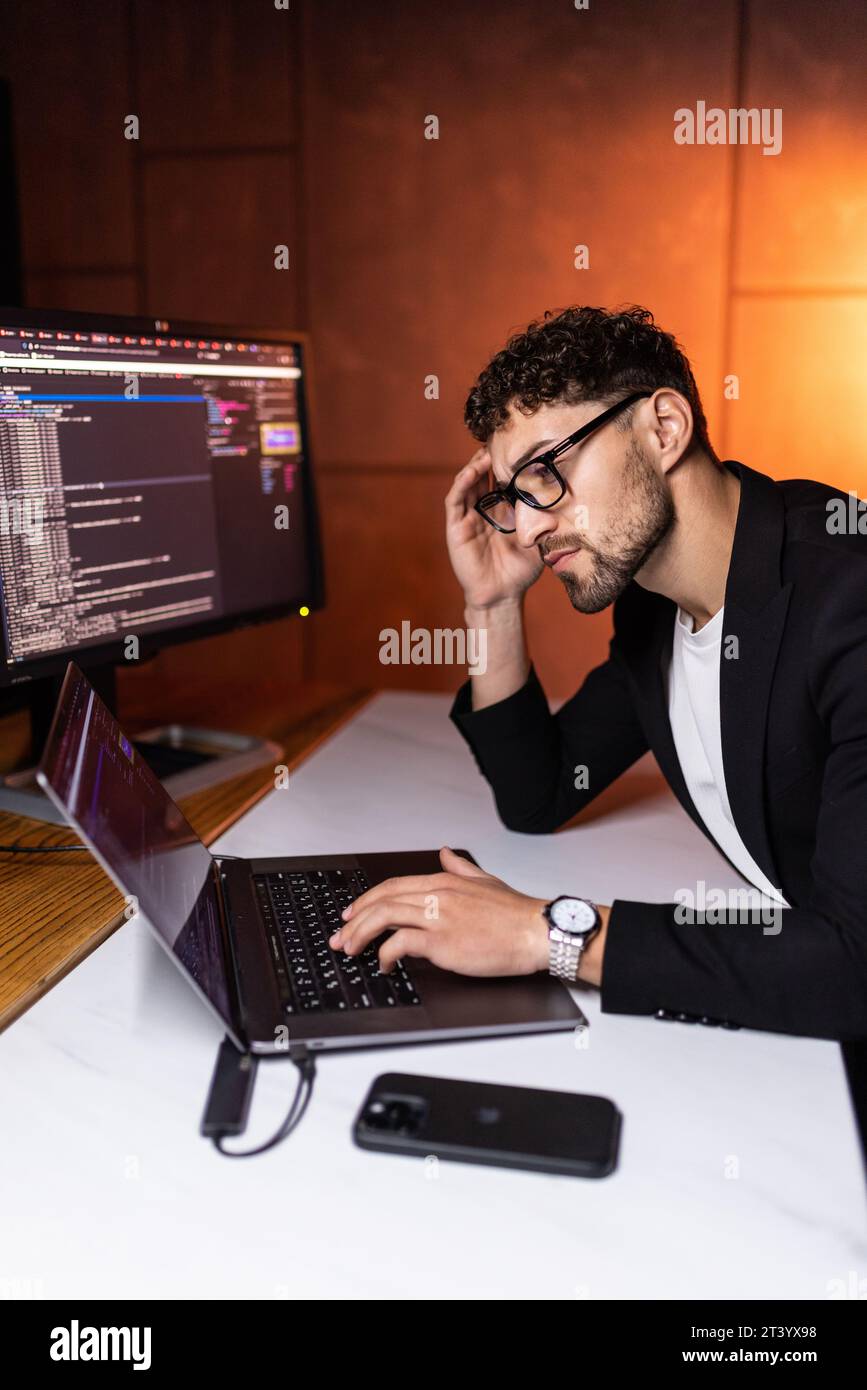 Cybersecurity engineer hi-res stock photography and images - Alamy