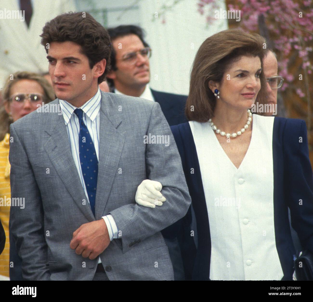 John kennedy jr 1988 hi-res stock photography and images - Alamy