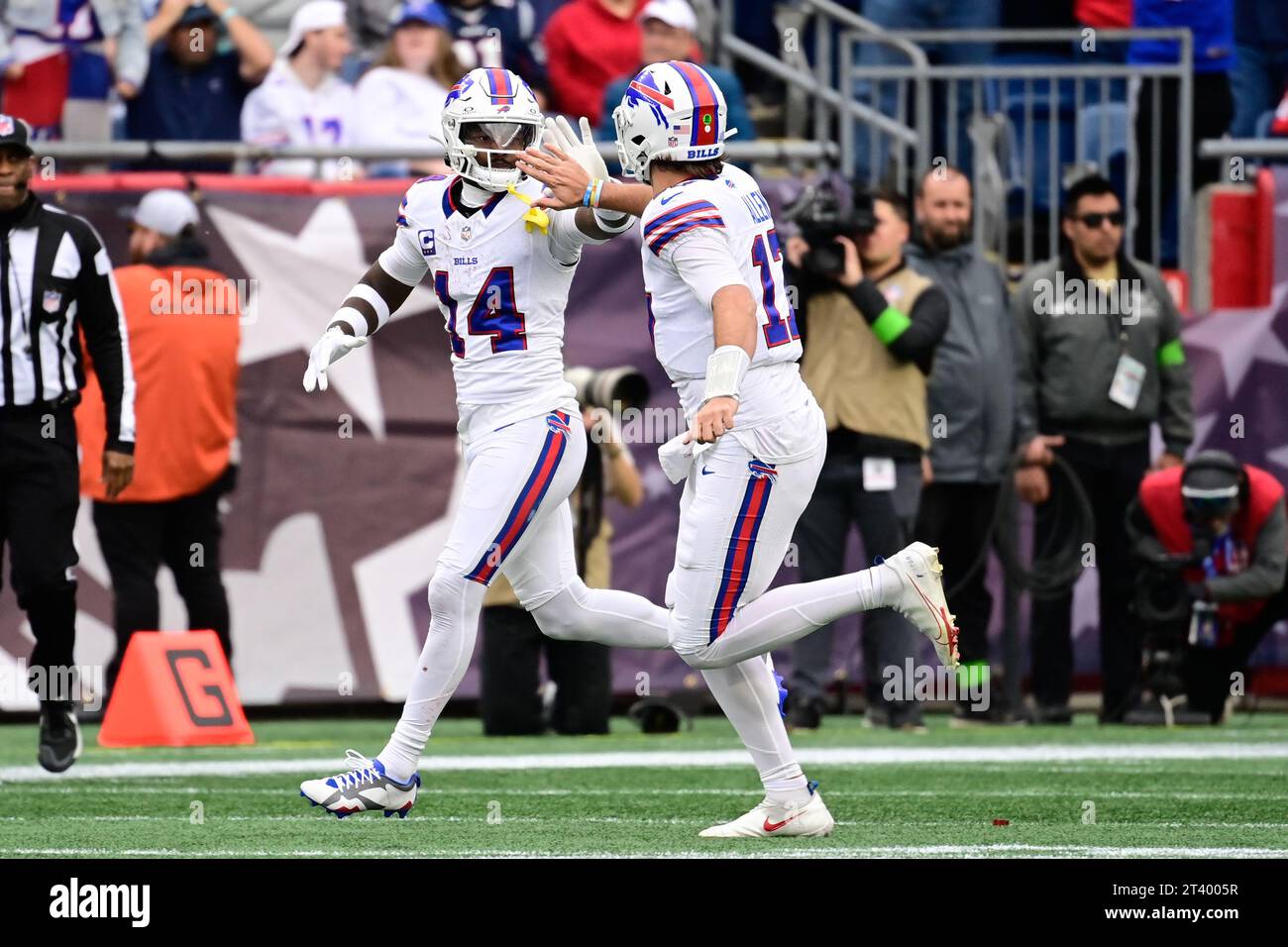Josh allen 2023 bills stefon diggs hi-res stock photography and images ...