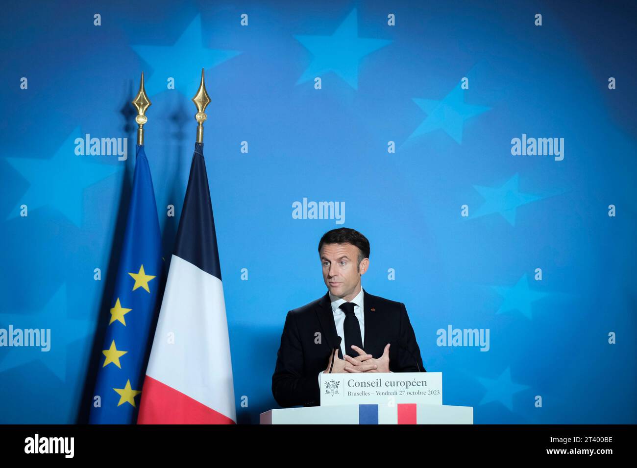 Nato conference table hi-res stock photography and images - Alamy