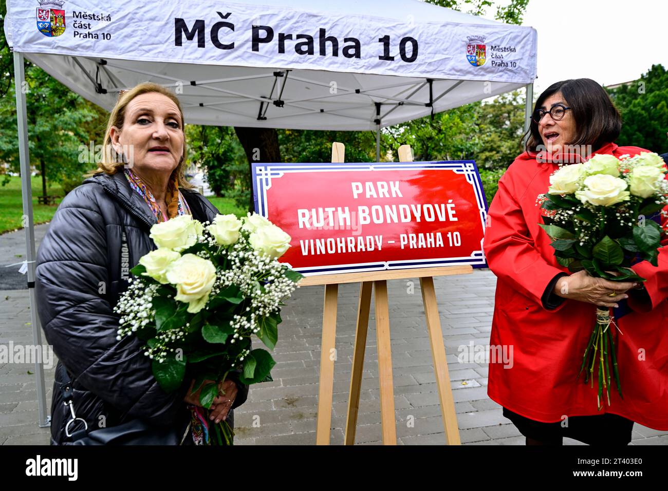 Prague, Czech Republic. 27th Oct, 2023. From left Tal Bashan, daughter ...