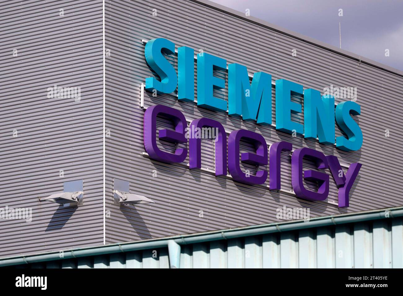 Das Logo der Firma Siemens Energy am Standort des Unternehmens in ...