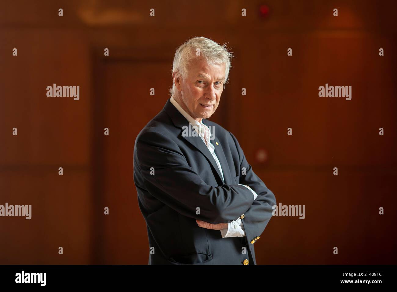 Dhaka, Bangladesh. 27th Oct, 2023. Sir Richard John Roberts poses for ...