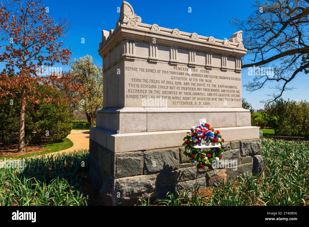 Tomb of the unknown soldier from the battle of Bull Run, Arlington ...