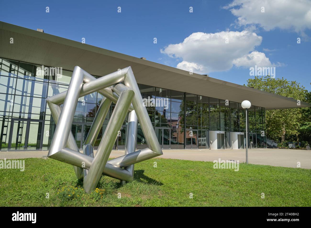 KIT Audimax (Forum Hörsaal), Skulptur Jens Wittenburg Triade ...