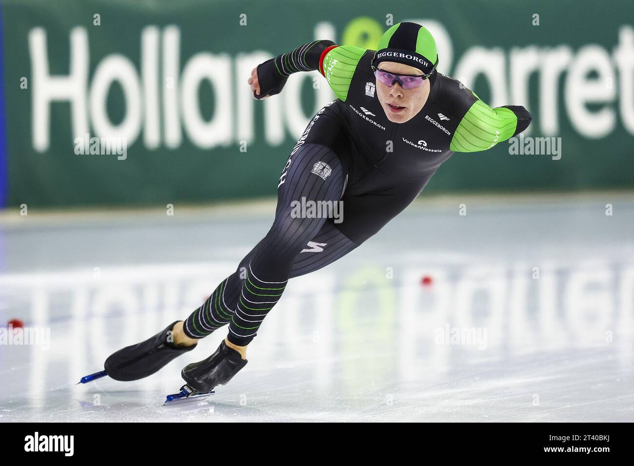 HEERENVEEN - Tim Prins in action during the 500m men of the World Cup ...