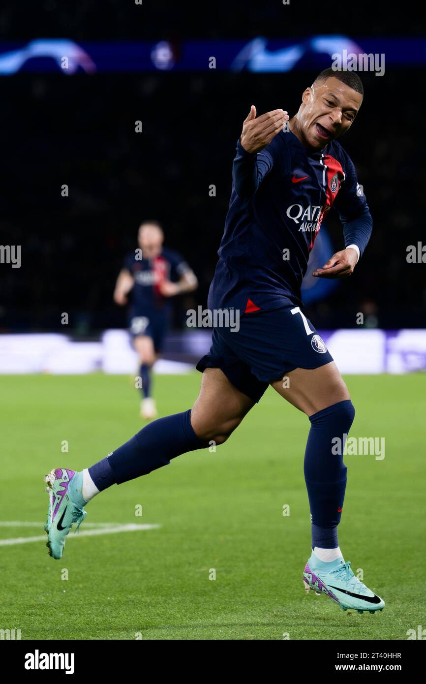 Kylian Mbappe of Paris Saint-Germain FC celebrates after scoring the ...
