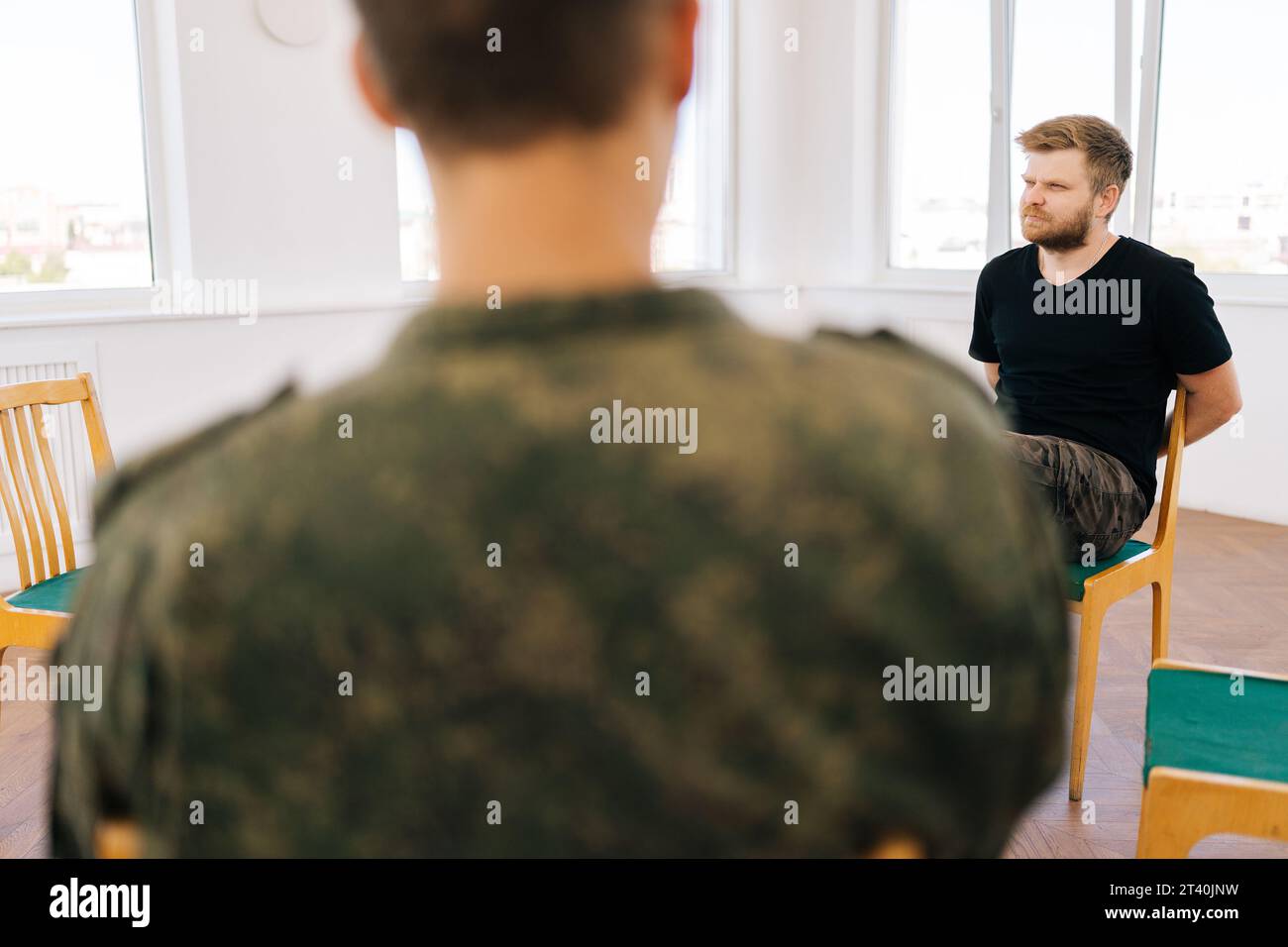 Veterans group therapy hi-res stock photography and images - Alamy
