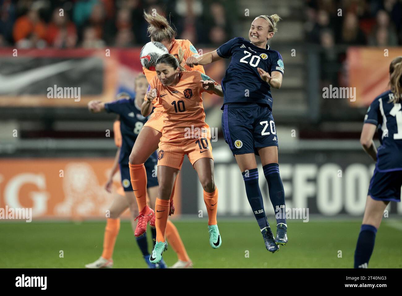 NIJMEGEN - (l-r) Jill Roord of the Netherlands, Danielle van de Donk of ...