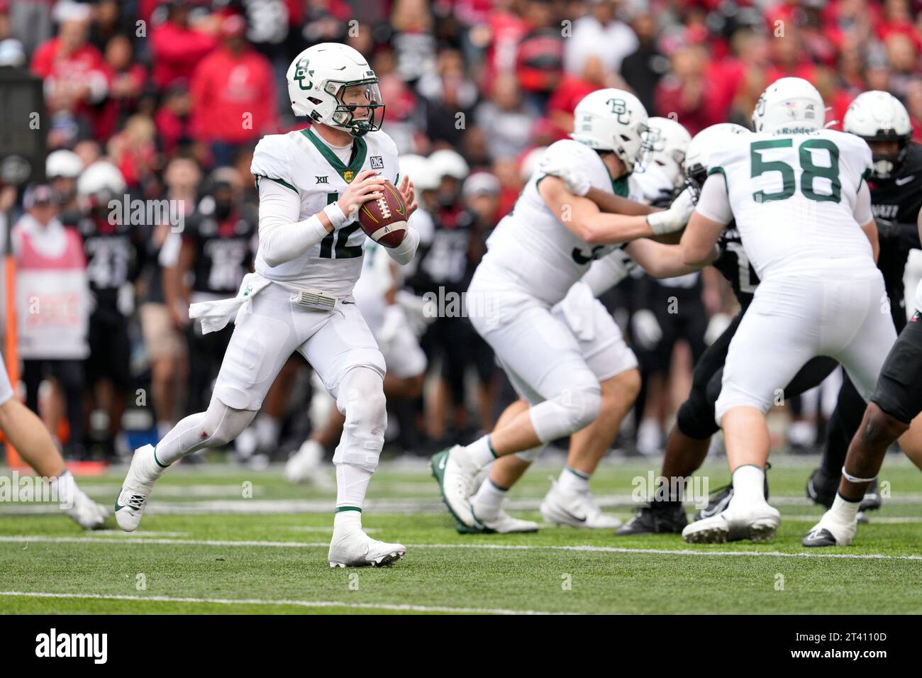 Baylor quarterback Blake Shapen (12) looks to throw during an NCAA ...