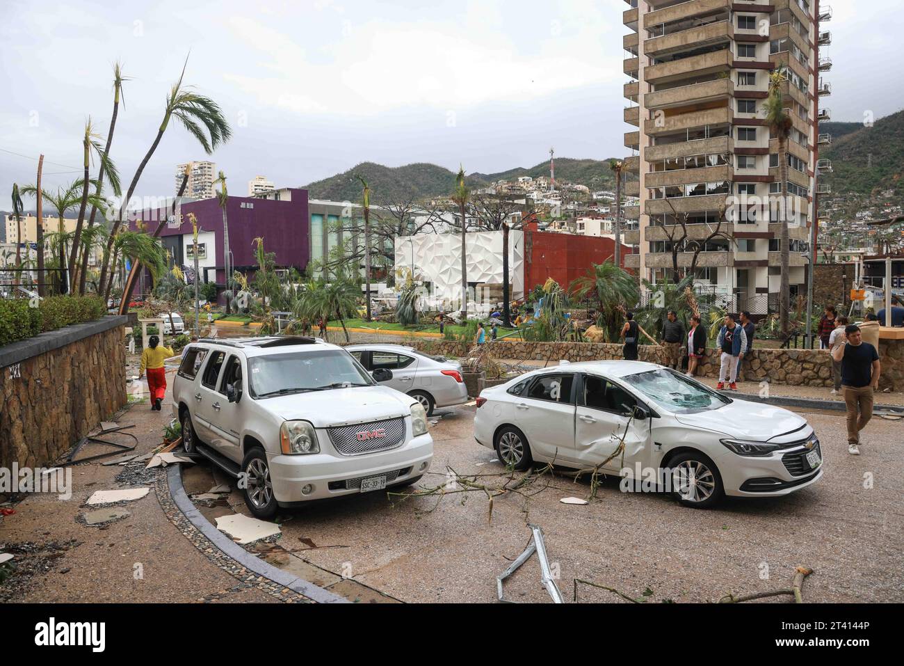 ACAPULCO, MEXICO - OCTOBER 26: Material damage to hotels and ...