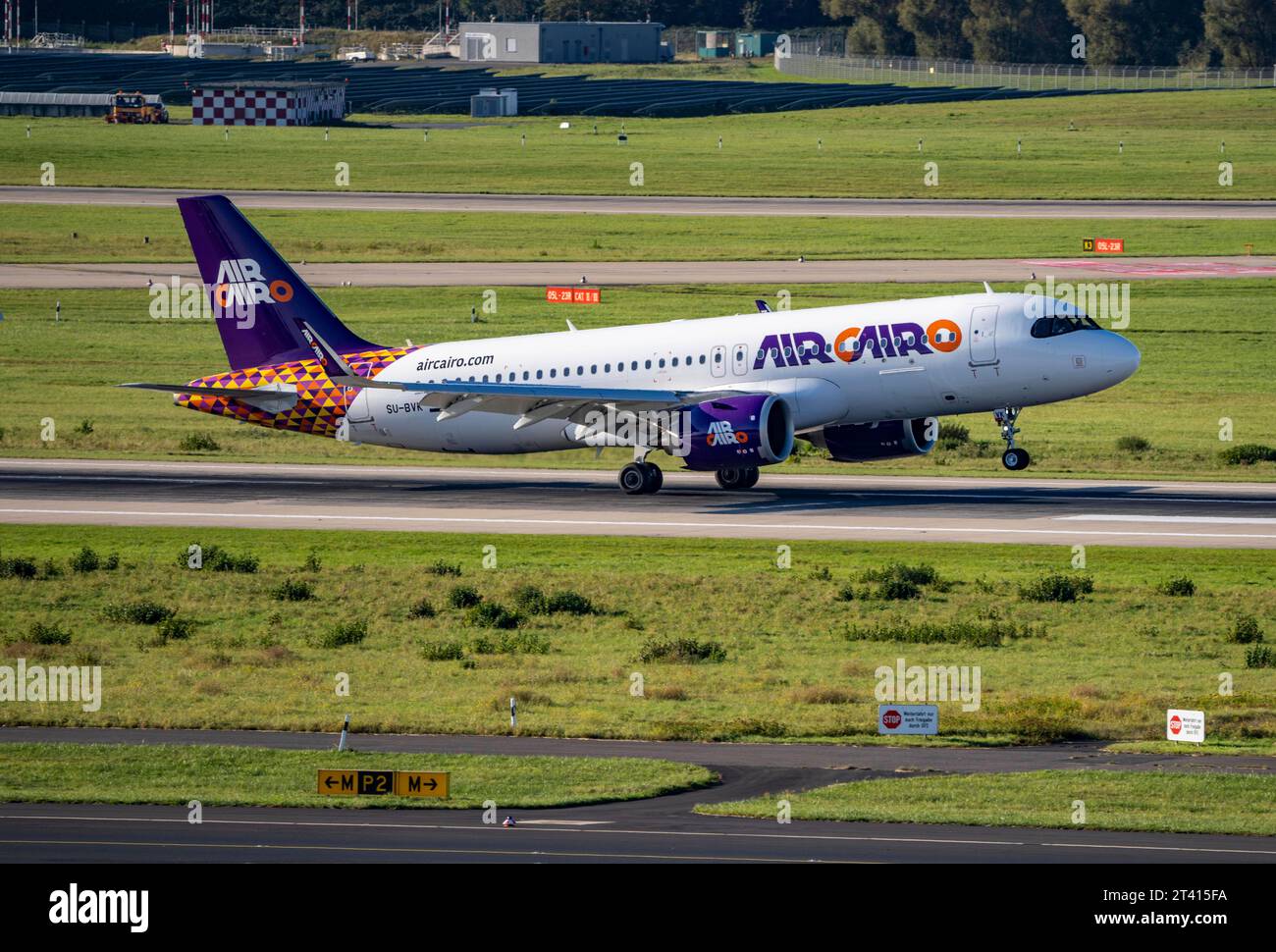 Air cairo airbus a320neo hi-res stock photography and images - Alamy