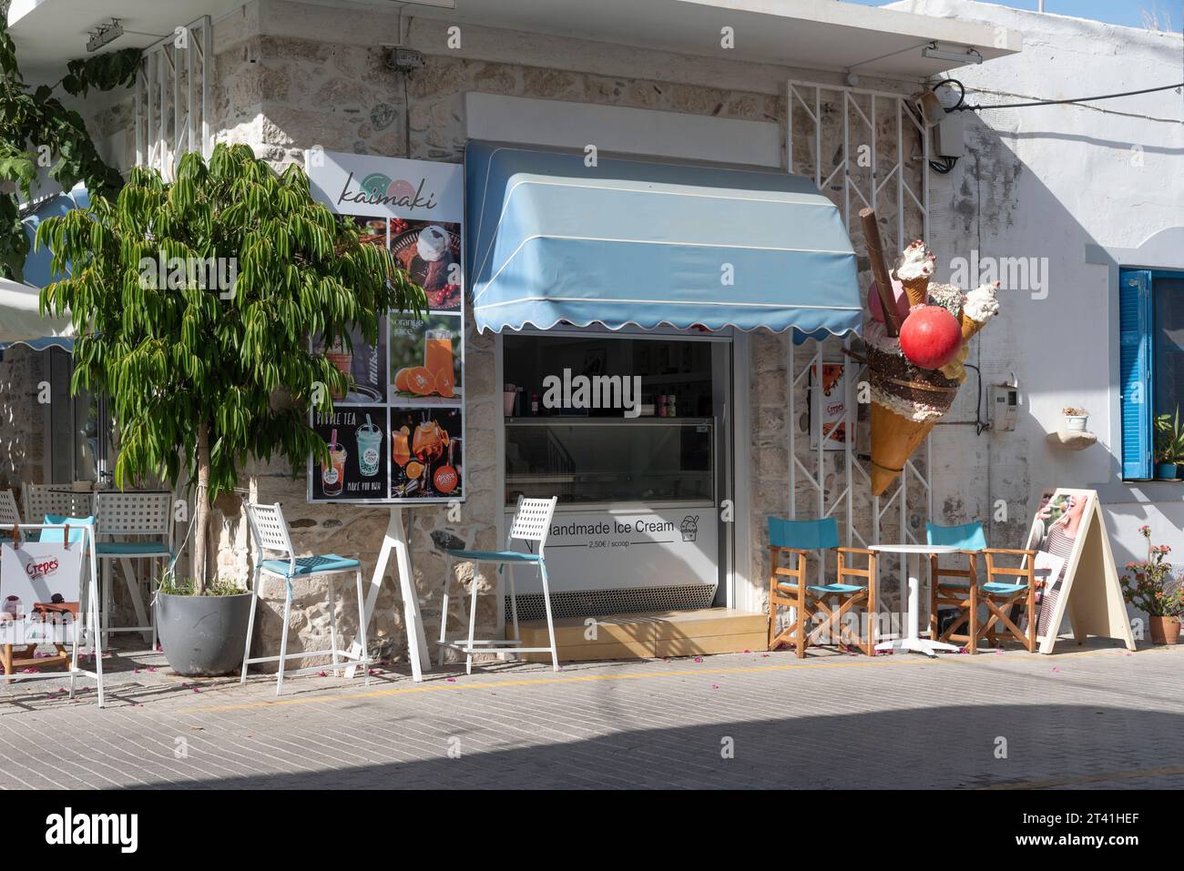 Ice cream shop exterior hi-res stock photography and images - Alamy