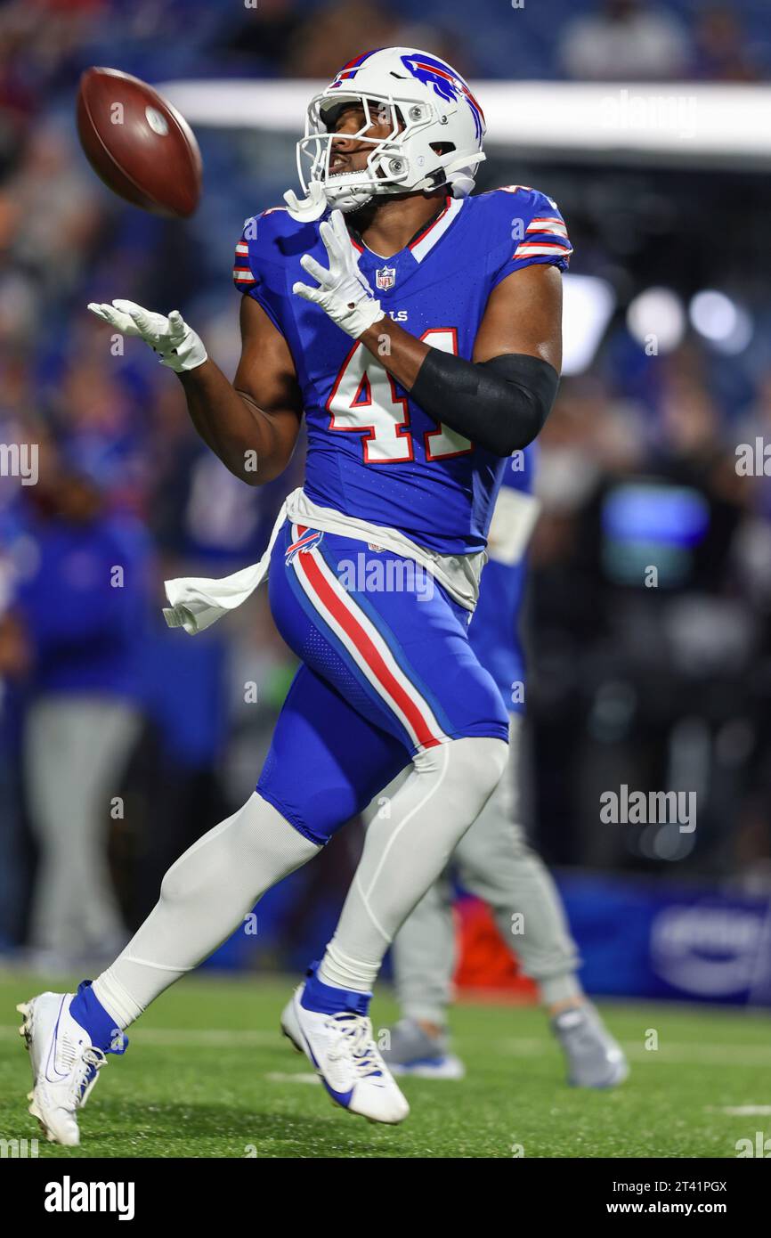 Buffalo Bills fullback Reggie Gilliam (41) warms up before an NFL football game against the ...