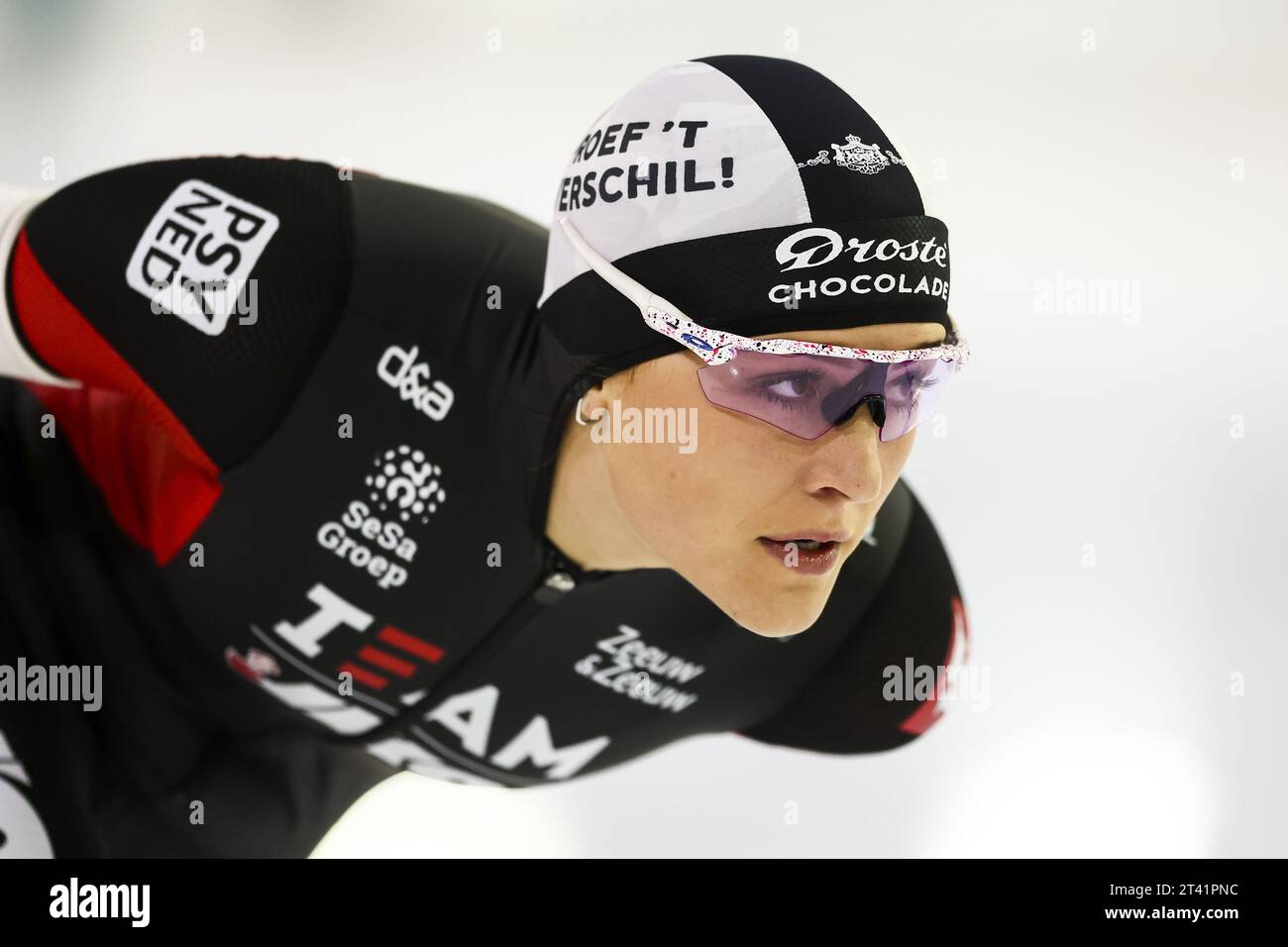 HEERENVEEN - Robin Groot in action during the 1,500m women in the ...