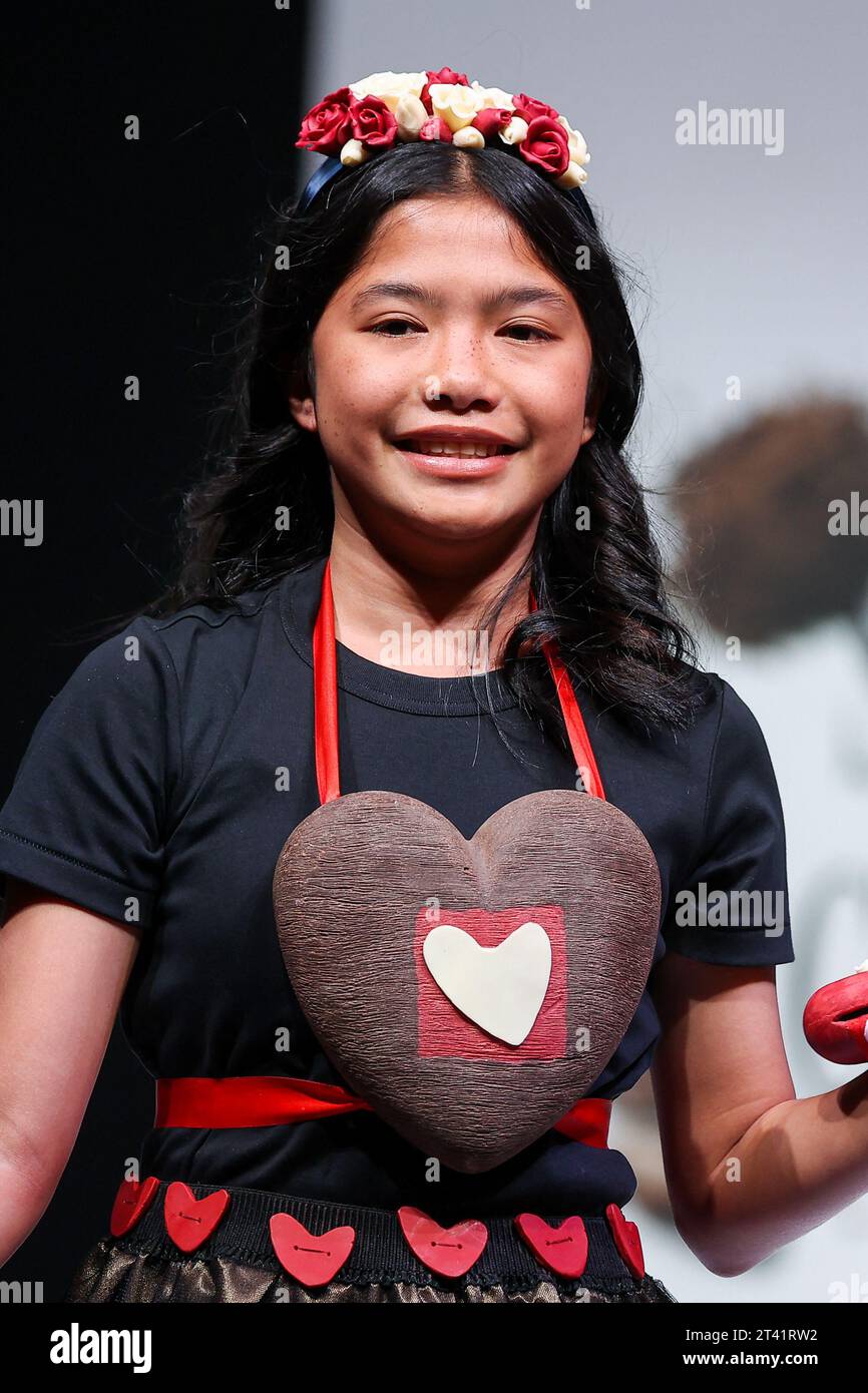 Petit coeur hi-res stock photography and images - Alamy