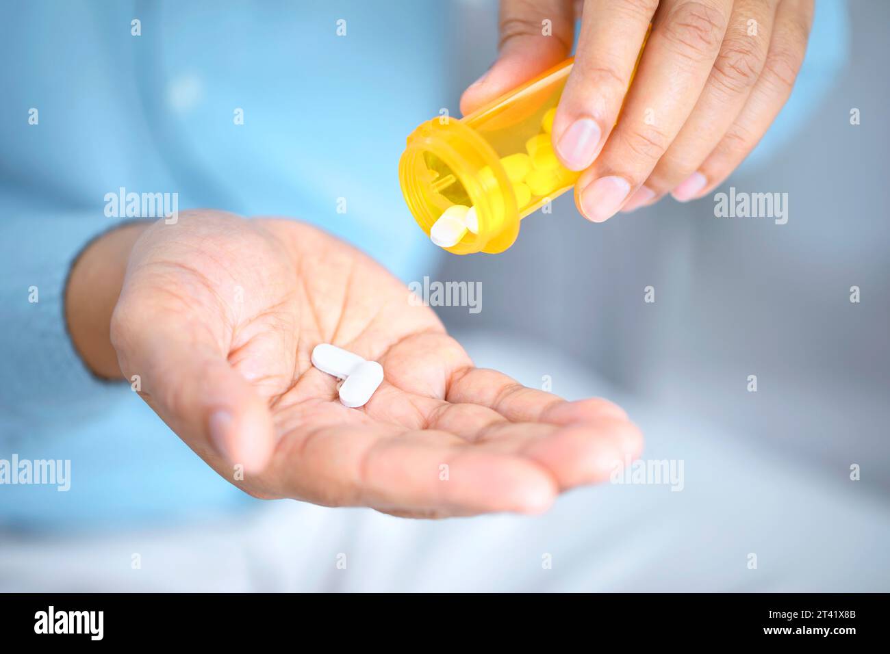 Hand bottle man hi-res stock photography and images - Alamy