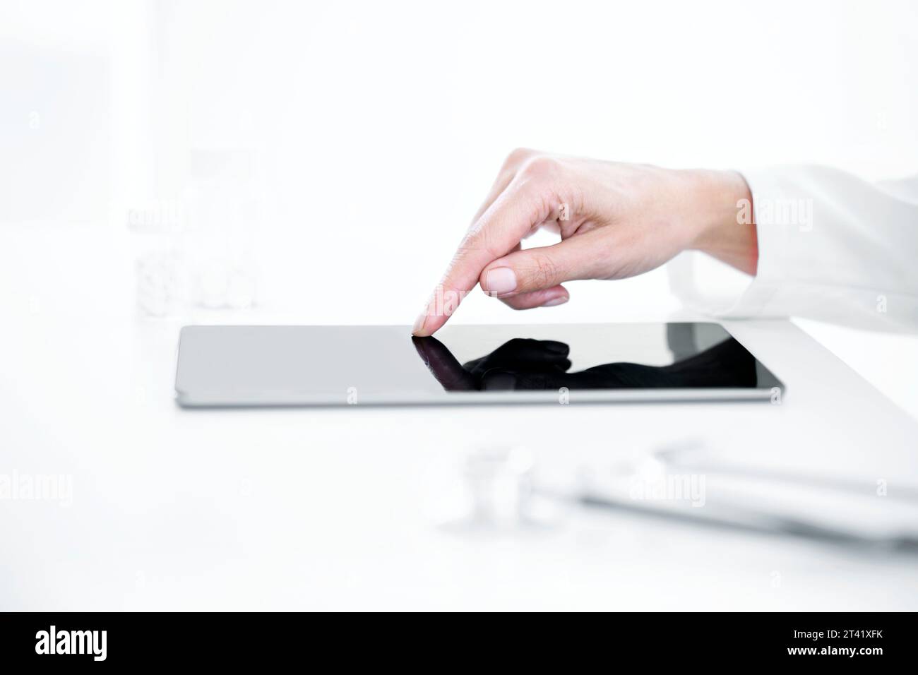 Digital female technology woman hi-res stock photography and images - Alamy