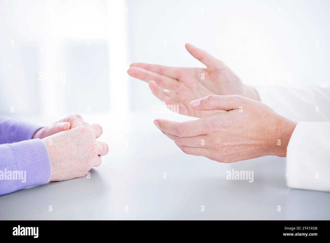 Doctor consultation female patient medical hi-res stock photography and ...