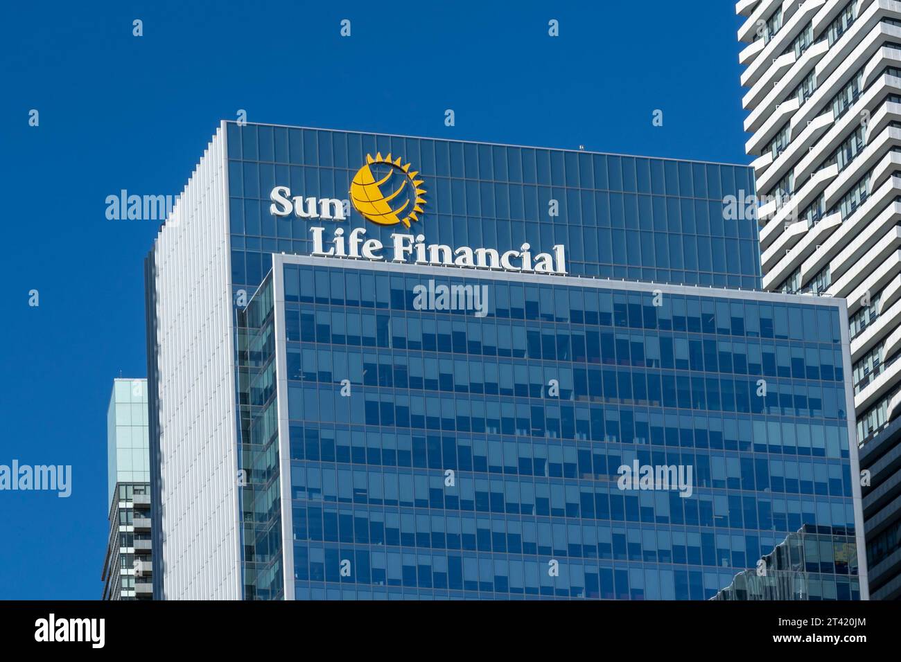 Sun life logo hi-res stock photography and images - Alamy