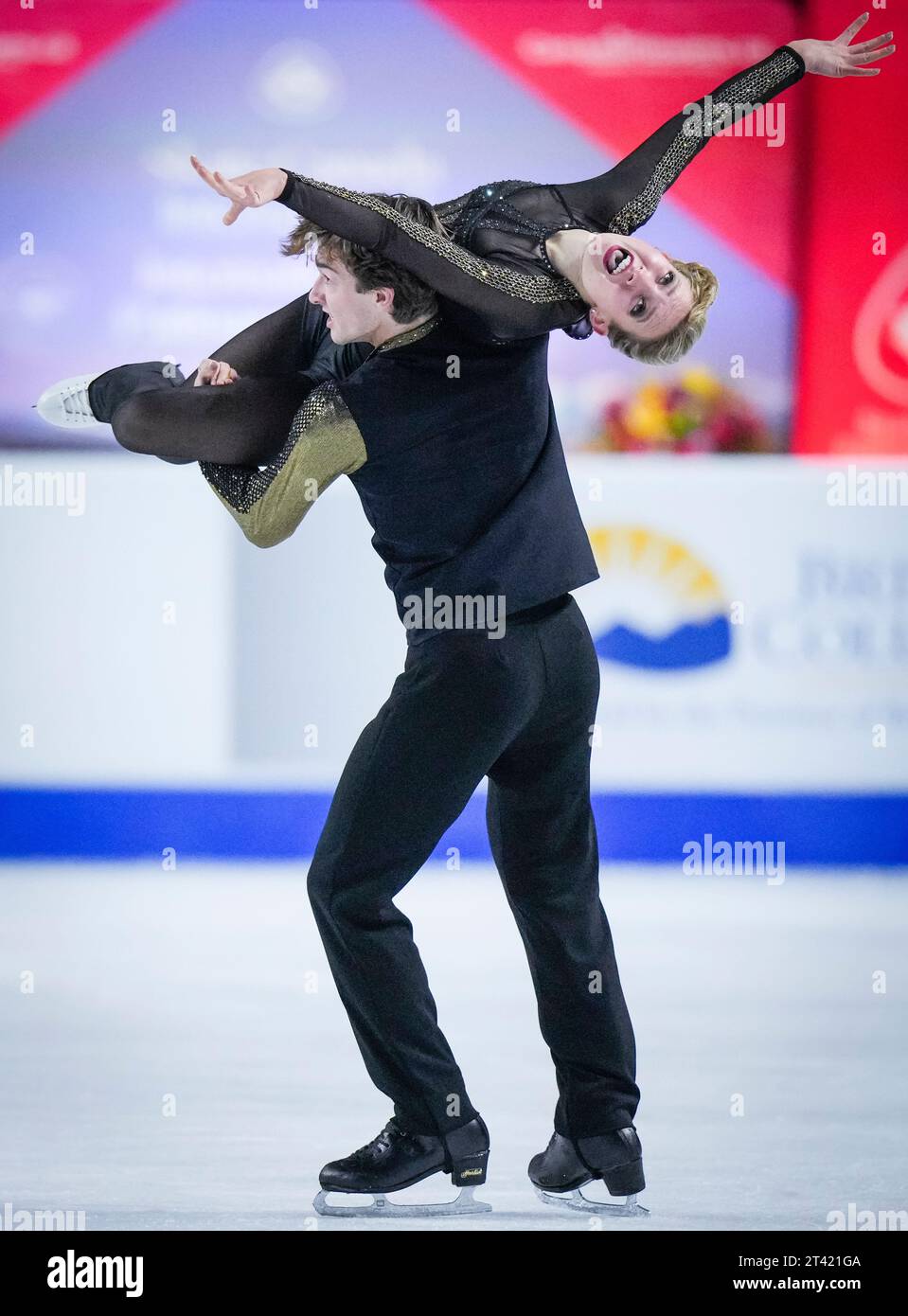 Vancouver, Canada. 27th Oct, 2023. Eva Pate and Logan Bye of the U.S ...