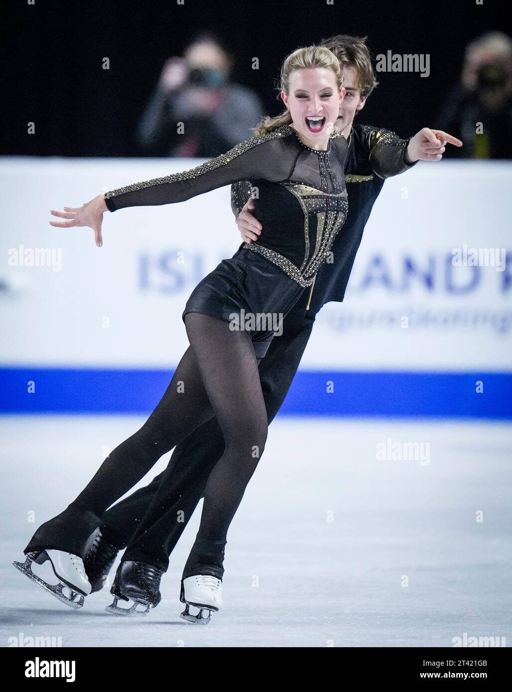 Vancouver, Canada. 27th Oct, 2023. Eva Pate and Logan Bye of the U.S ...