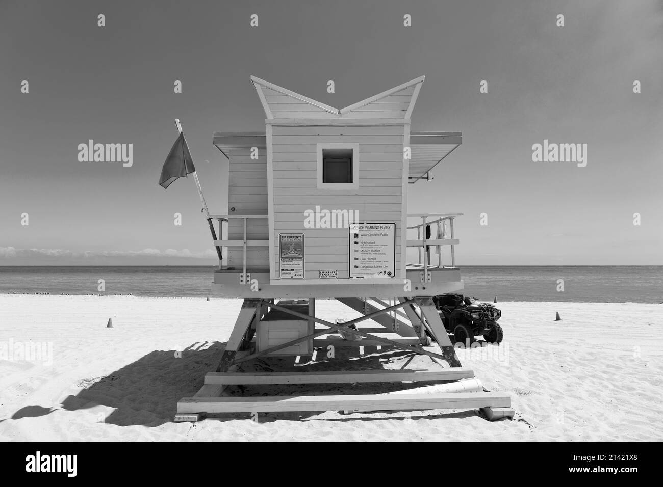green lifeguard at miami beach vacation. photo of lifeguard at miami ...