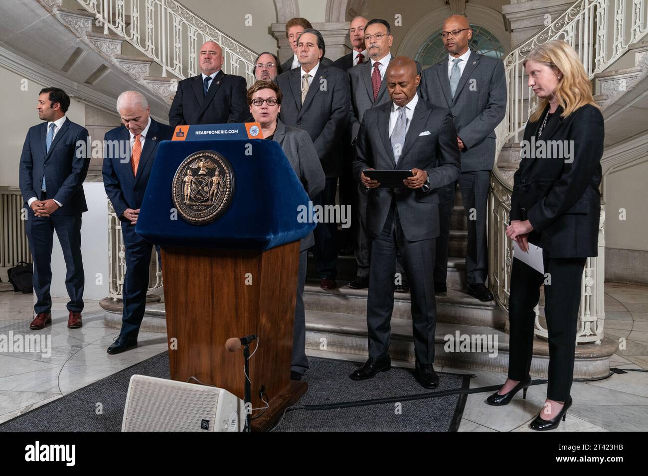 New labor agreement hi-res stock photography and images - Alamy