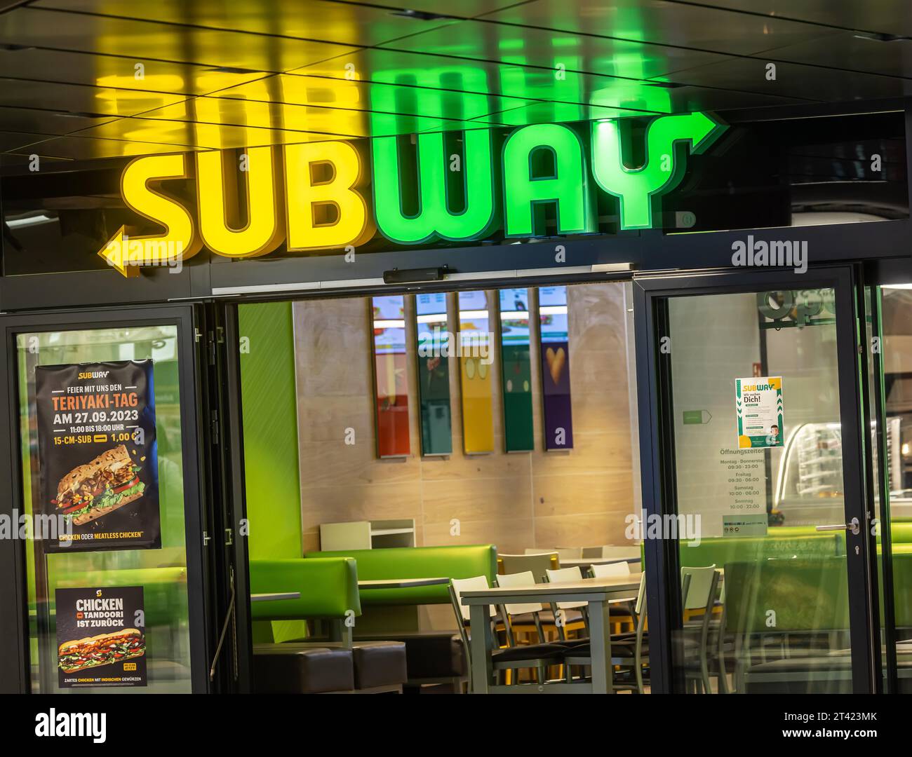 Subway restaurant logo hi-res stock photography and images - Alamy