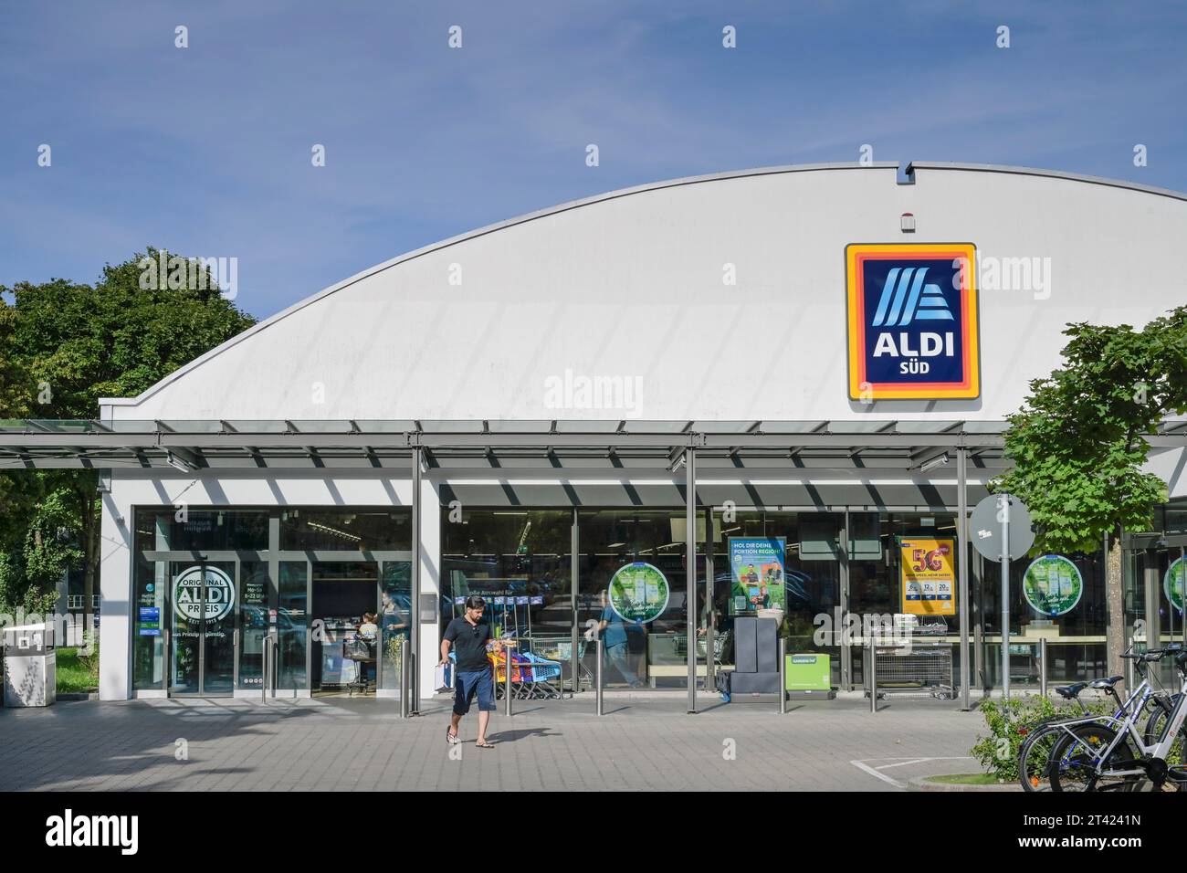Shopping at aldi sued hi-res stock photography and images - Alamy
