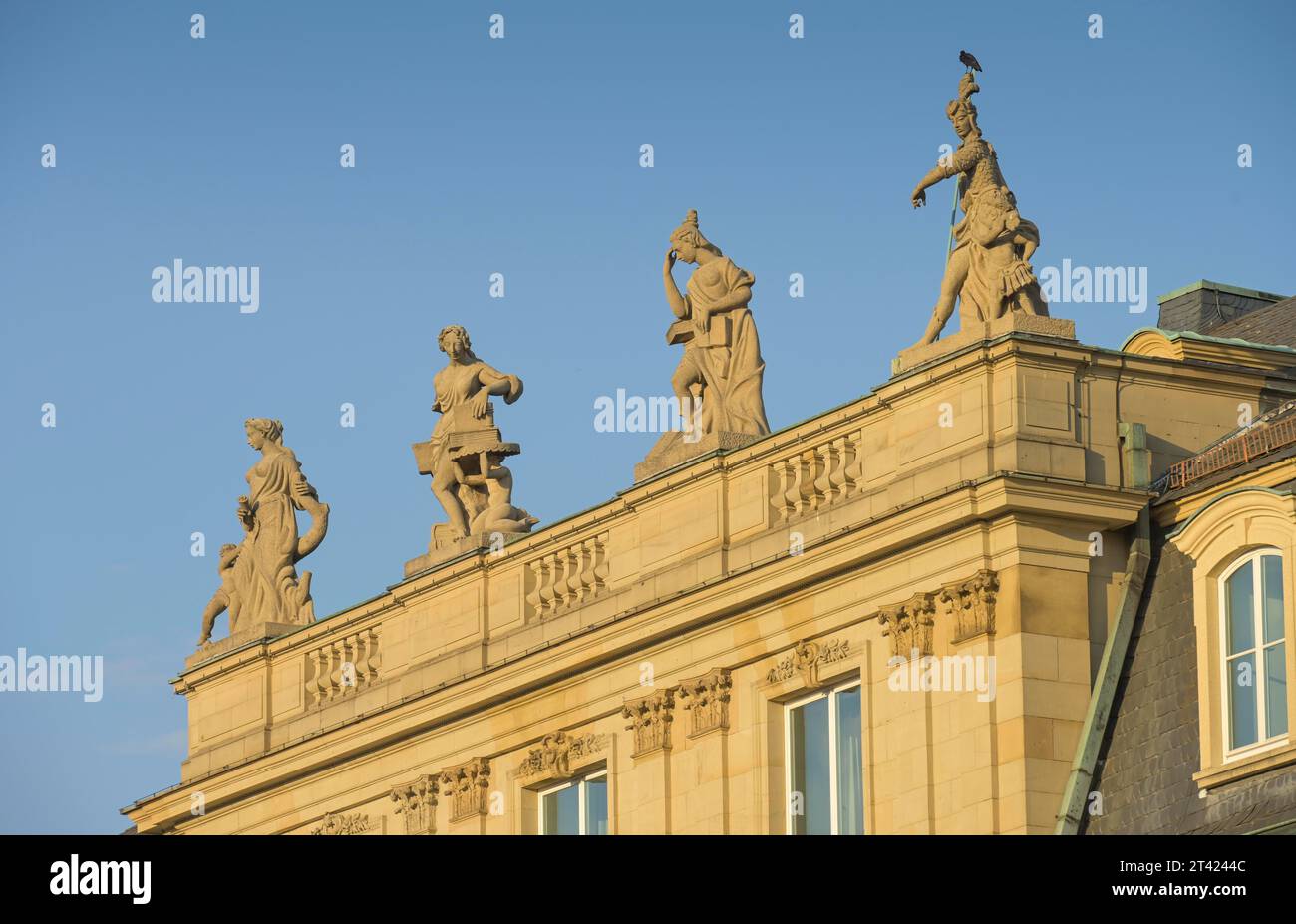 Roof figures, New Palace, Schlossplatz, Stuttgart, Baden-Wuerttemberg ...