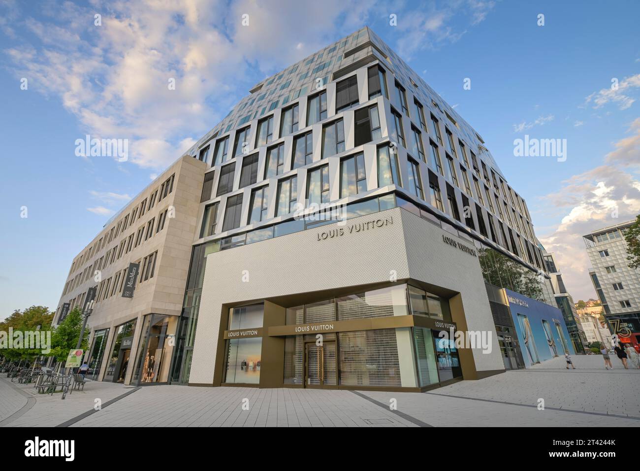 Commercial buildings, Dorotheen Quartier, Muenzstrasse, Stuttgart ...