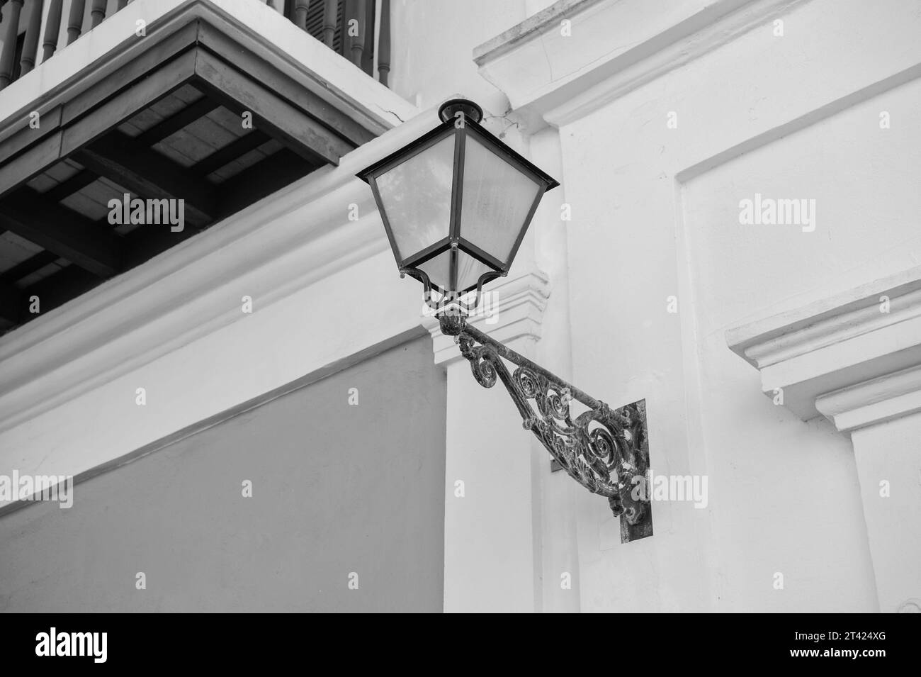 streetlamp lantern outside. photo of streetlamp lantern on building ...