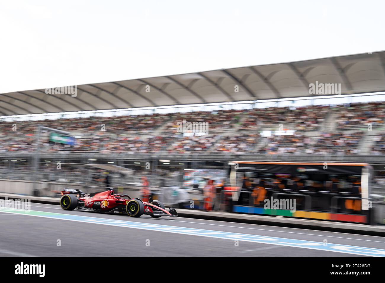 Formula 1 pit stop 2023 hi-res stock photography and images - Alamy