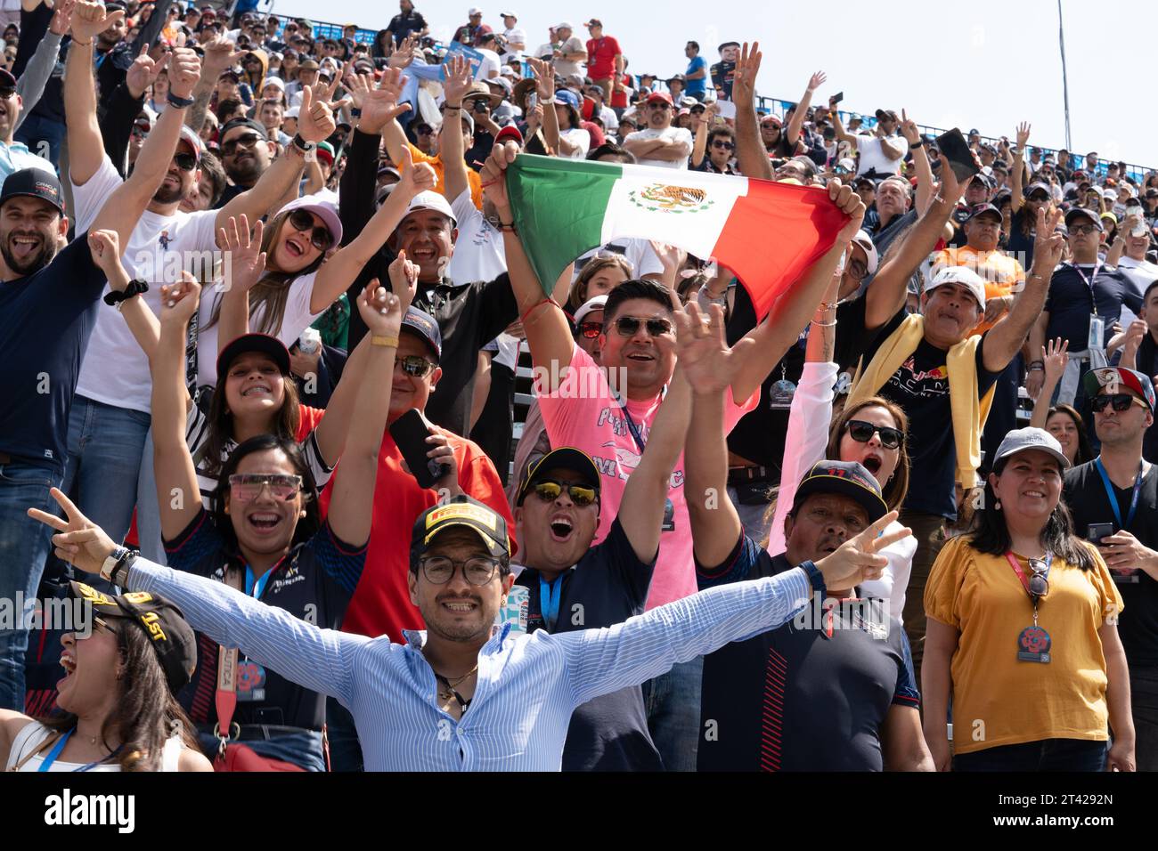 Mexico City Grand Prix, Mexico. 27th Oct, 2023. the crowd poses for the ...