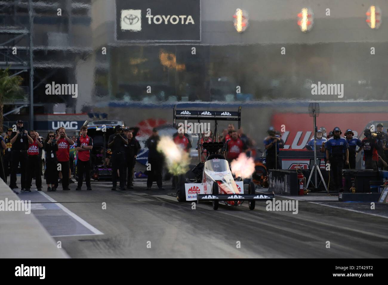 LAS VEGAS, NV - OCTOBER 27: Doug Kalitta (10 TF) Mac Tools NHRA Top ...