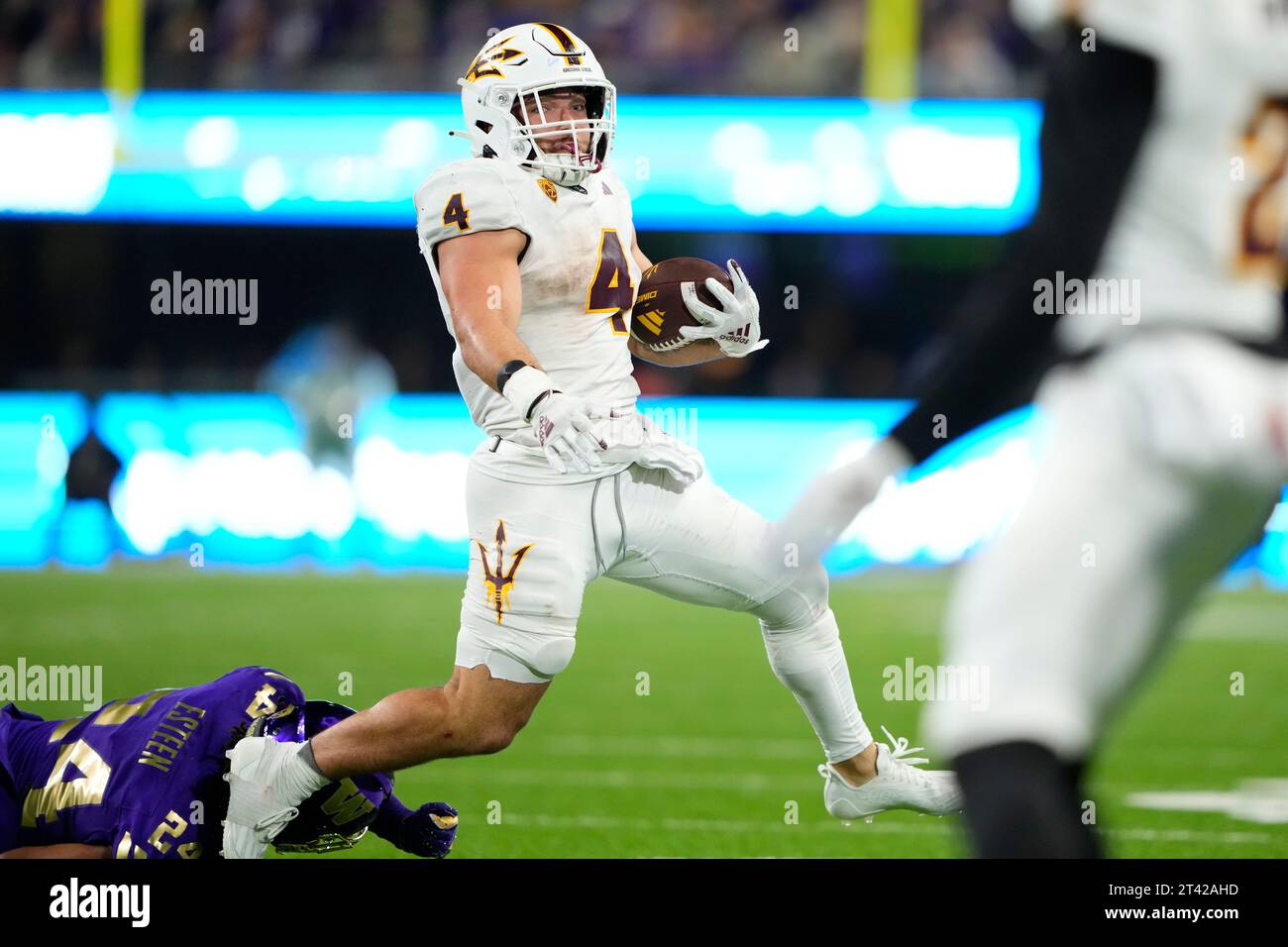 Arizona State running back Cameron Skattebo (4) runs with the ball ...
