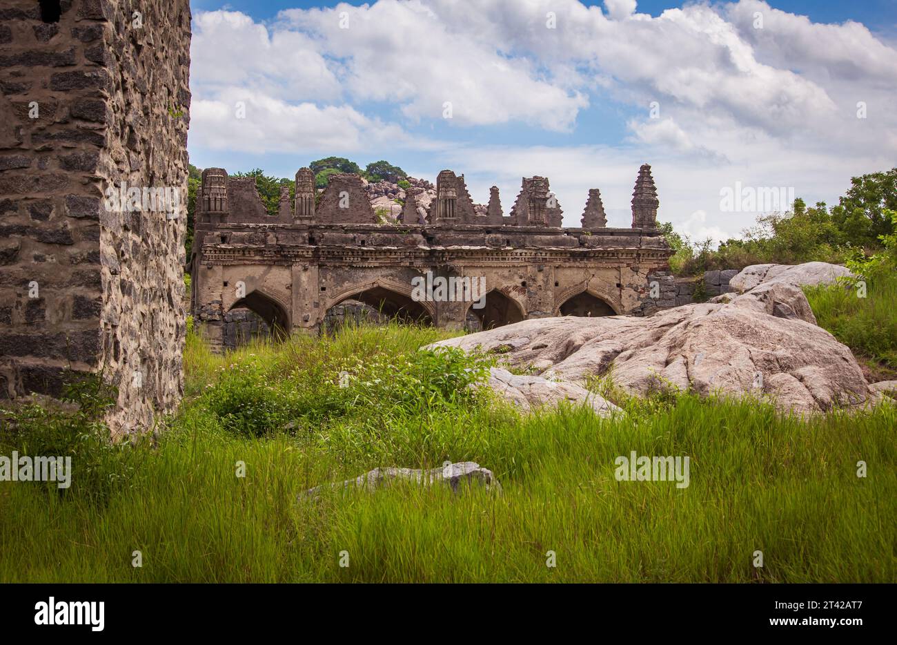 Old structure in ruins at Gingee Fort complex in Villupuram district, Tamil Nadu, India Stock ...