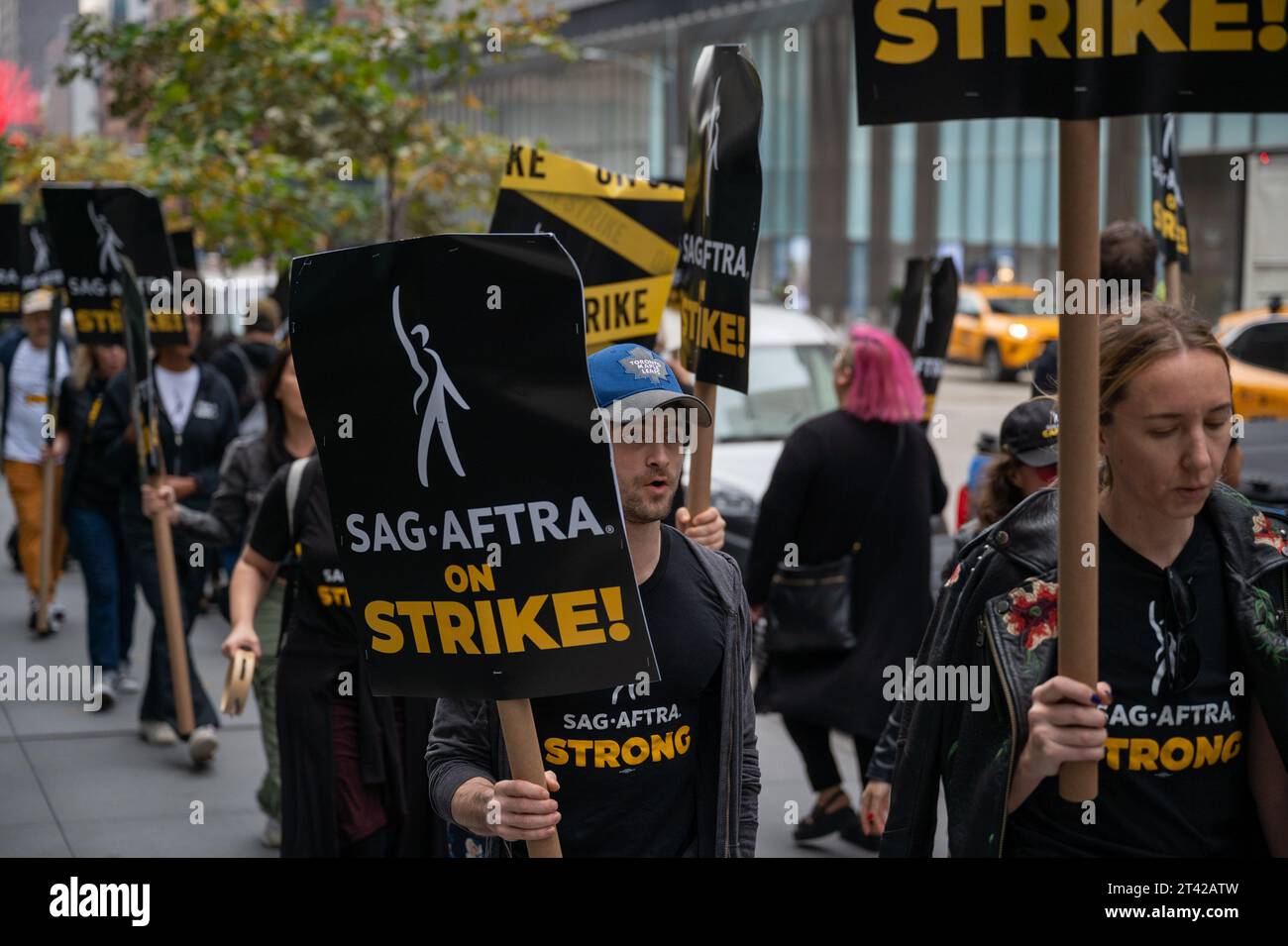 New York, USA. 27th Oct, 2023. Actor Daniel Radcliffe joins fellow ...