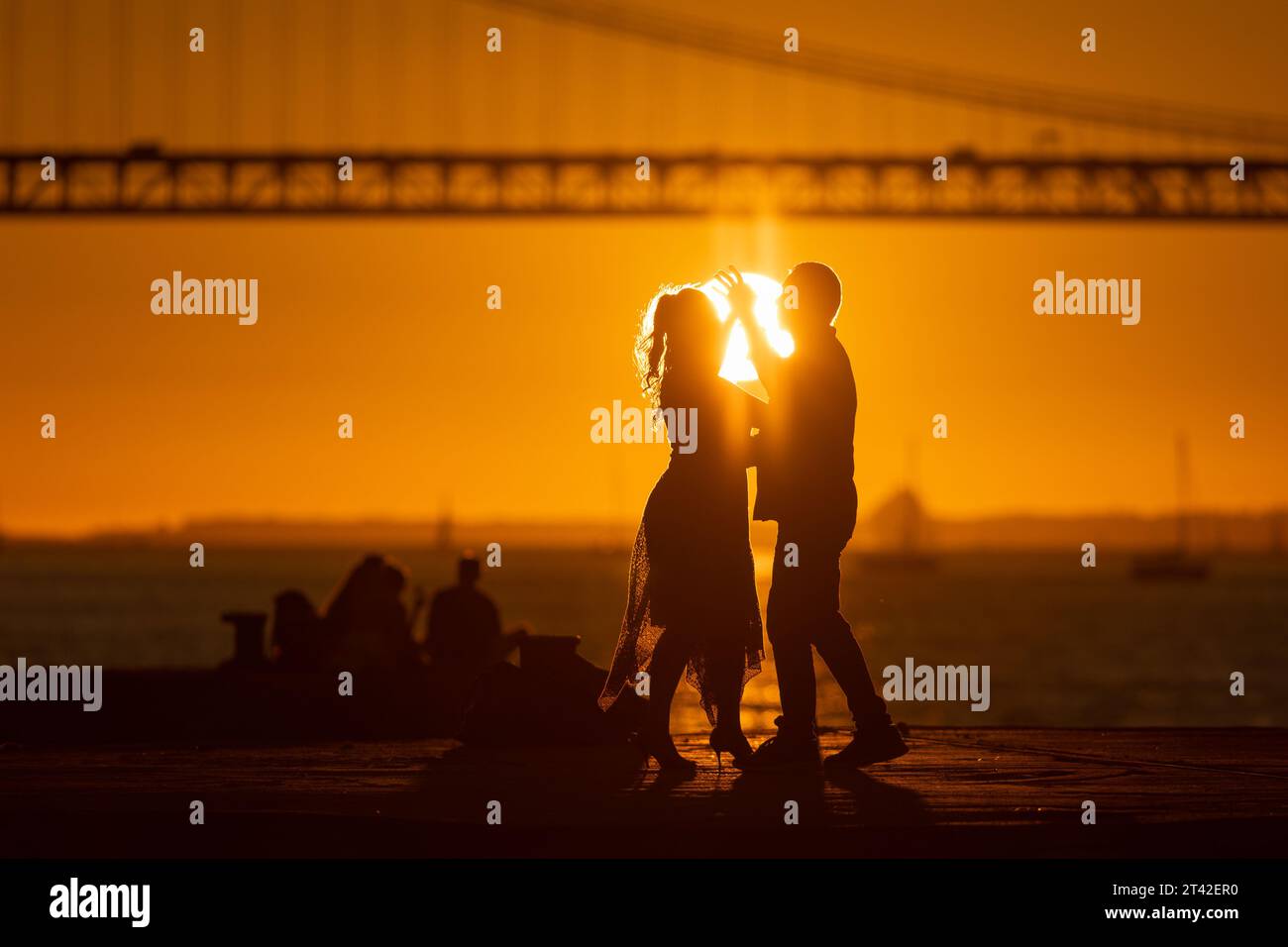 Two figures on bridge hi-res stock photography and images - Alamy