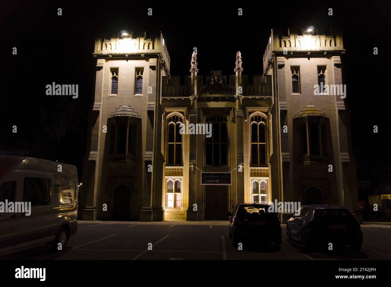 Sessions House illuminated at night in Boston Lincolnshire Stock Photo ...