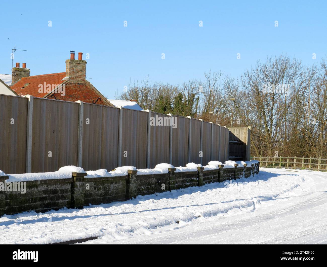 Thick snow on road hi-res stock photography and images - Alamy