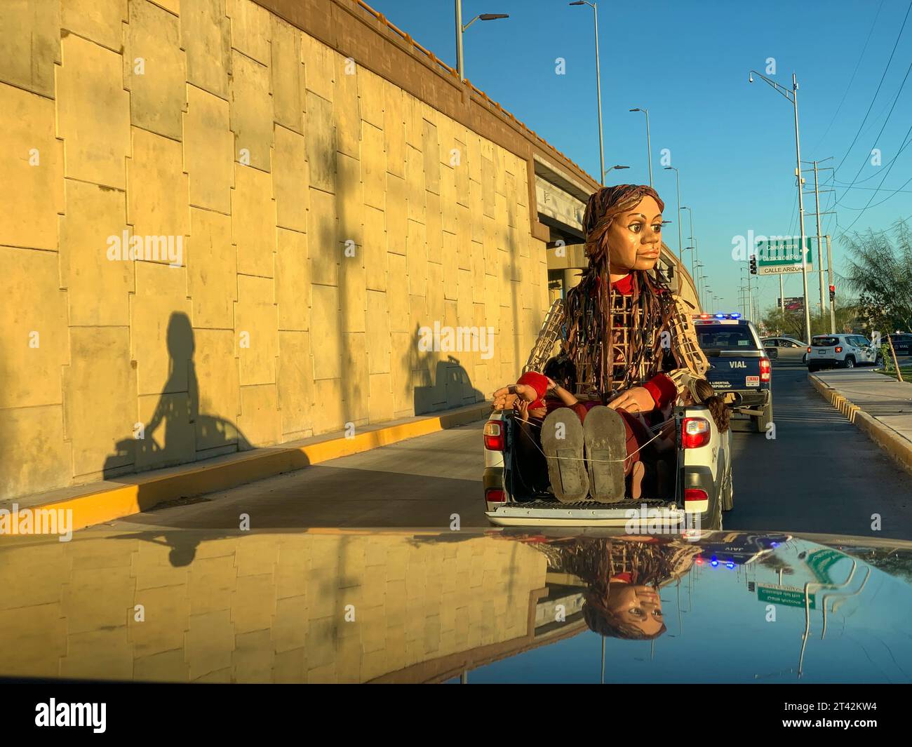 Ciudad Juarez, Chihuahua, Mexico. 26th Oct, 2023. Little Amal, the 12 ...