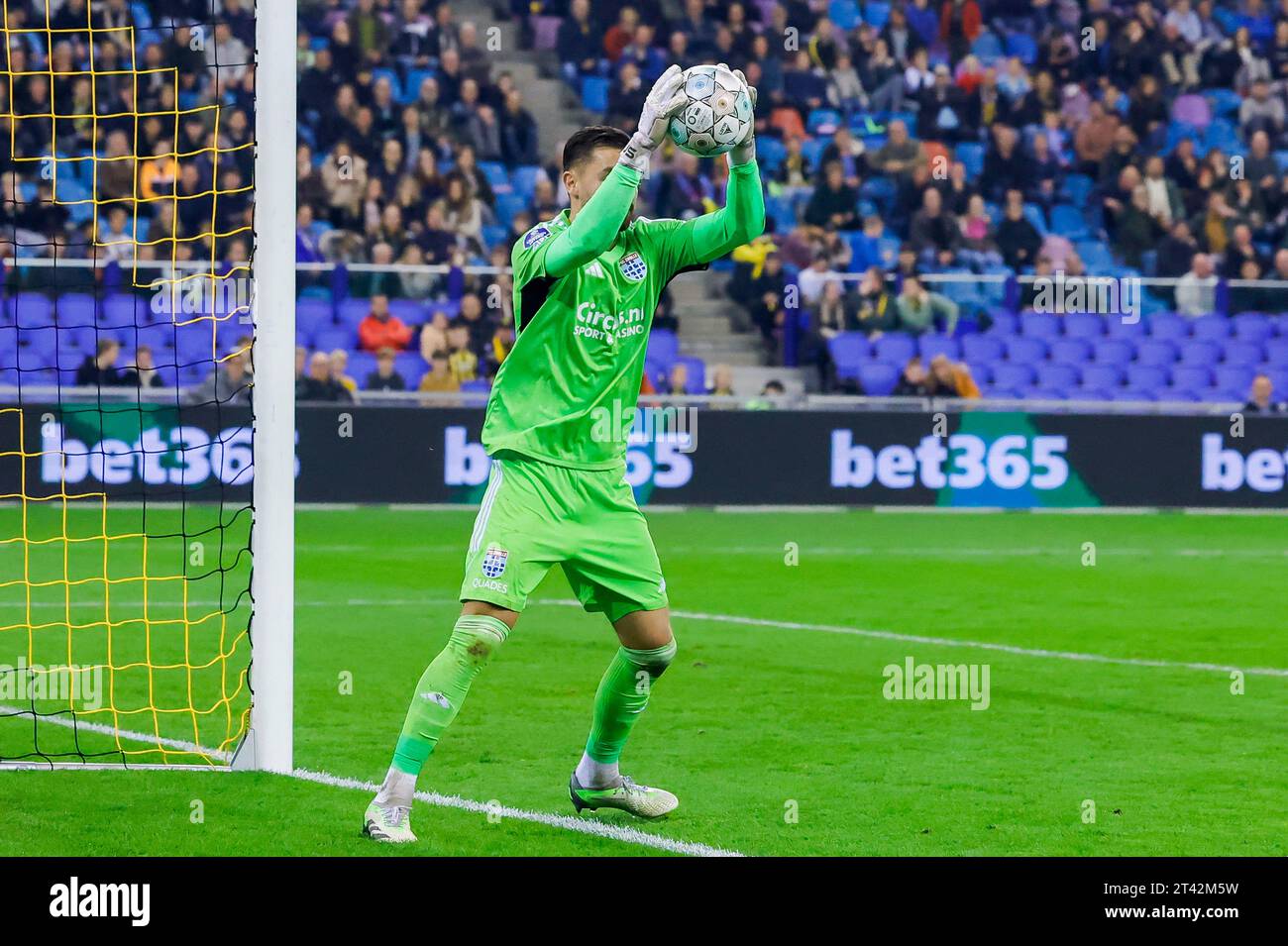 ARNHEM, NETHERLANDS - OCTOBER 27: Jasper Schendelaar (PEC Zwolle ...