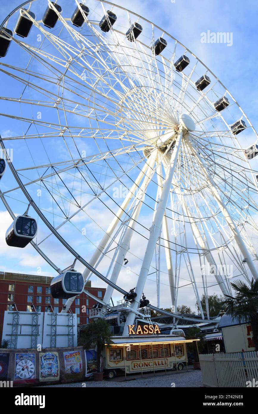 Circus Kasse-Riesenrad Muenchen 27.10.2023 Werksviertel Mitte Circus ...