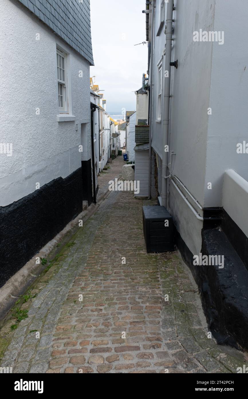 Narrow lane st ives hi-res stock photography and images - Alamy